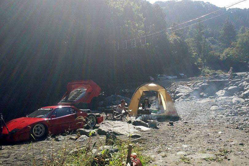 Ferrari F40: Mit dem Klassiker zum Camping