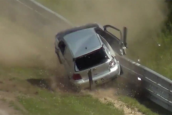 VW Golf R32: Übler Crash auf der Nordschleife