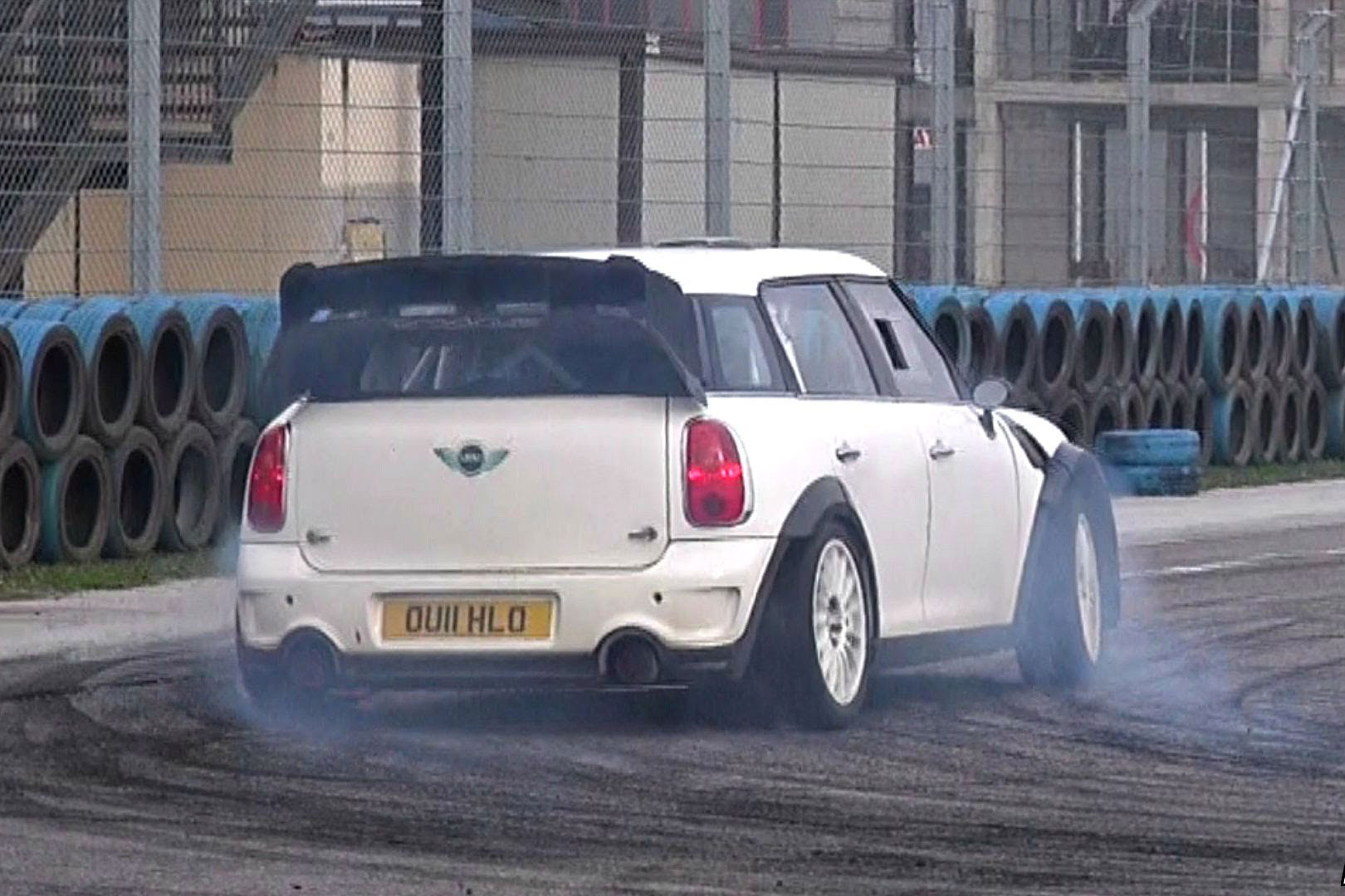 Video: Mini Countryman John Cooper Works WRC