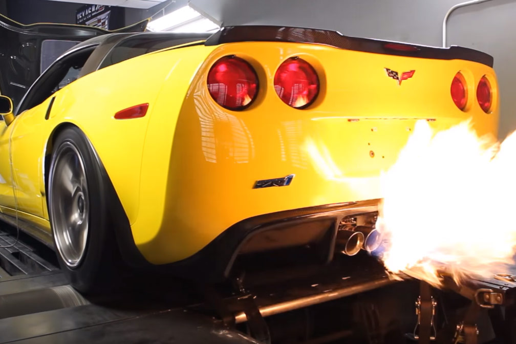 Video: Corvette ZR1 mit 1.200 PS spielt Flammenwerfer